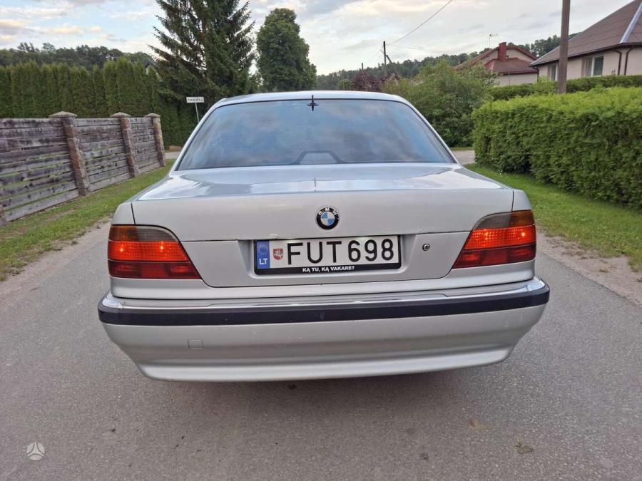 Grey BMW 730 1999 in Kretinga, with an engine capacity of 2.93 L and mileage of 390 thousand km for 3200 €, photo 5 on AUTOMOTO.COM.LV