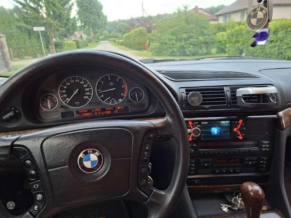 Grey BMW 730 1999 in Kretinga, with an engine capacity of 2.93 L and mileage of 390 thousand km for 3200 €, photo 7 on AUTOMOTO.COM.LV