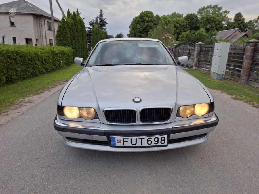 Grey BMW 730 1999 in Kretinga, with an engine capacity of 2.93 L and mileage of 390 thousand km for 3200 €, photo 11 on AUTOMOTO.COM.LV