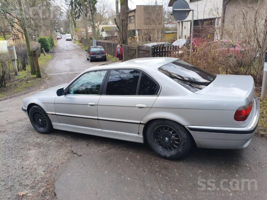Grey BMW 730 2000 in Jurmala, with an engine capacity of 3.00 L and mileage of 481 thousand km for 3200 €, photo 3 on AUTOMOTO.COM.LV