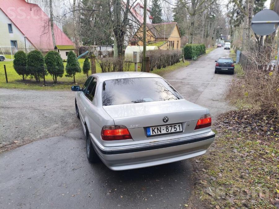 Grey BMW 730 2000 in Jurmala, with an engine capacity of 3.00 L and mileage of 481 thousand km for 3200 €, photo 5 on AUTOMOTO.COM.LV