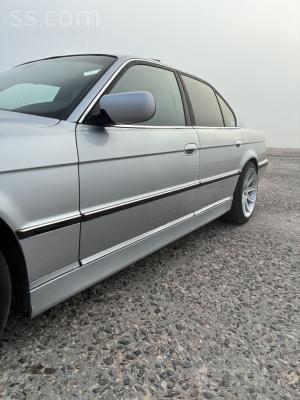 Grey BMW 730 2000 in Liepaja, with an engine capacity of 3.00 L and mileage of 0 thousand km for 4450 €, photo 8 on AUTOMOTO.COM.LV
