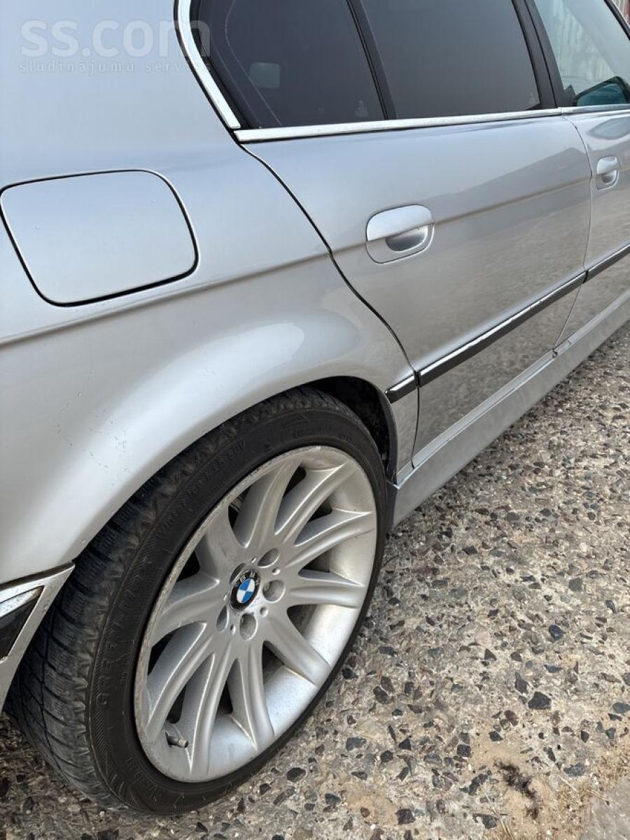 Grey BMW 730 2000 in Liepaja, with an engine capacity of 3.00 L and mileage of 0 thousand km for 4450 €, photo 9 on AUTOMOTO.COM.LV