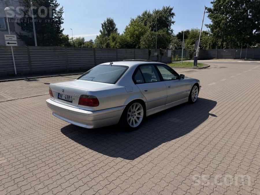 Pelēks BMW 730 2000 Jelgava, ar dzinēja tilpumu 3.00 L un nobraukumu 33 tūkst. km par 5700 €, foto 7 vietnē AUTOMOTO.COM.LV
