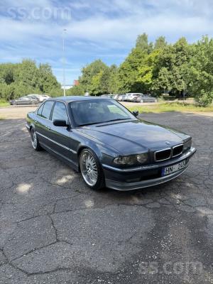 Grey BMW 730 2001 in Liepaja, with an engine capacity of 3.00 L and mileage of 414 thousand km for 4650 €, photo 3 on AUTOMOTO.COM.LV