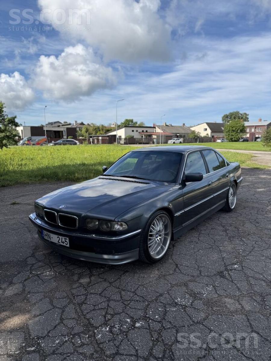 Grey BMW 730 2001 in Liepaja, with an engine capacity of 3.00 L and mileage of 414 thousand km for 4650 €, photo 4 on AUTOMOTO.COM.LV