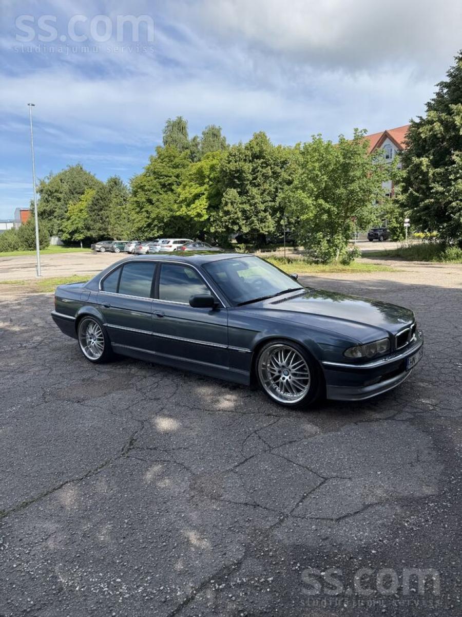 Grey BMW 730 2001 in Liepaja, with an engine capacity of 3.00 L and mileage of 414 thousand km for 4650 €, photo 5 on AUTOMOTO.COM.LV