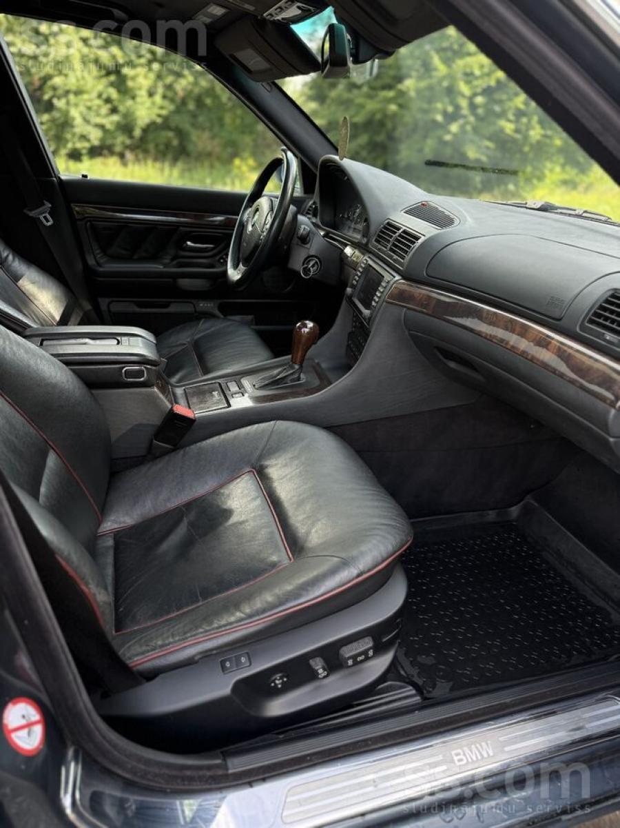 Grey BMW 730 2001 in Liepaja, with an engine capacity of 3.00 L and mileage of 414 thousand km for 4650 €, photo 9 on AUTOMOTO.COM.LV