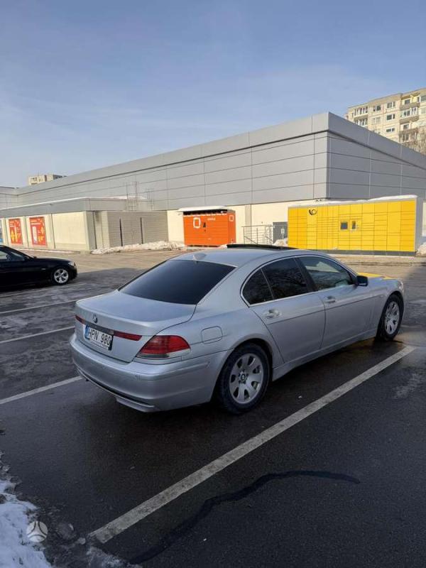 Pelēks BMW 730 2003 Viļņa, ar dzinēja tilpumu 3.00 L un nobraukumu 400 tūkst. km par 2499 €, foto 3 vietnē AUTOMOTO.COM.LV