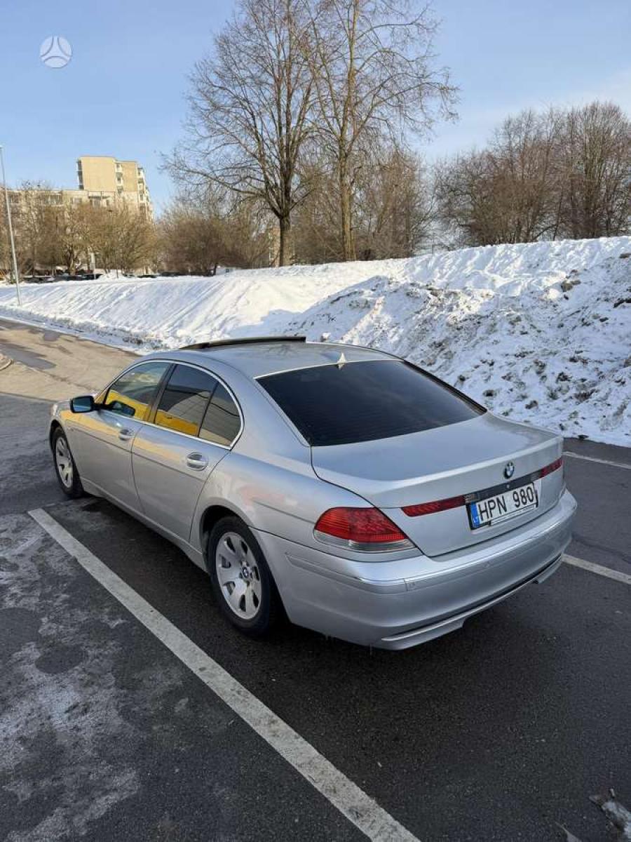 Grey BMW 730 2003 in Vilnius, with an engine capacity of 3.00 L and mileage of 400 thousand km for 2499 €, photo 4 on AUTOMOTO.COM.LV
