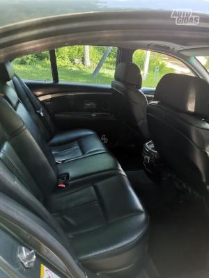 Grey BMW 730 2003 in Vilnius, with an engine capacity of 3.00 L and mileage of 429 thousand km for 2950 €, photo 13 on AUTOMOTO.COM.LV