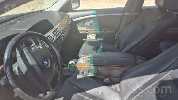 Grey BMW 730 2003 in Riga, with an engine capacity of 3.00 L and mileage of 450 thousand km for 3000 €, photo 6 on AUTOMOTO.COM.LV