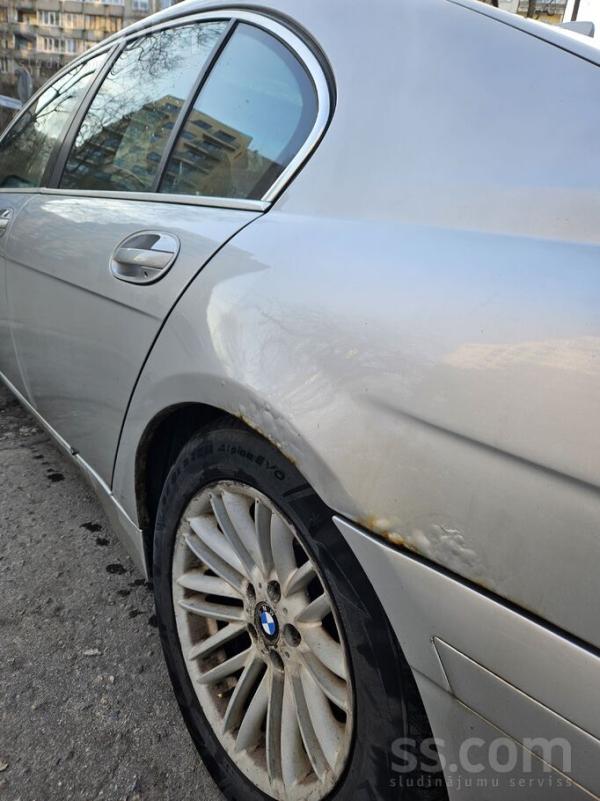 Pelēks BMW 730 2003 Rīga, ar dzinēja tilpumu 3.00 L un nobraukumu 421 tūkst. km par 1750 €, foto 5 vietnē AUTOMOTO.COM.LV