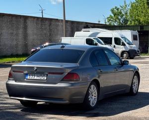 Grey BMW 730 2003 in Narva, with an engine capacity of 3.00 L and mileage of 321 thousand km for 2990 €, photo 5 on AUTOMOTO.COM.LV