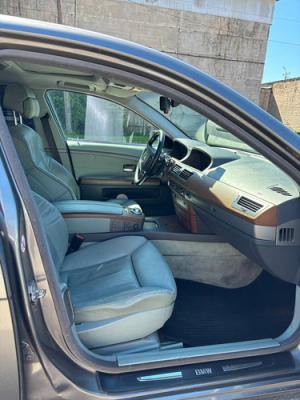 Grey BMW 730 2003 in Narva, with an engine capacity of 3.00 L and mileage of 321 thousand km for 2990 €, photo 8 on AUTOMOTO.COM.LV