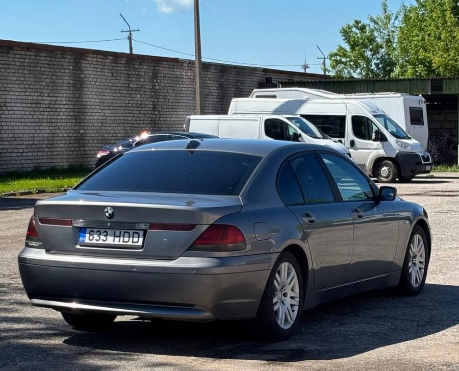 Grey BMW 730 2003 in Narva, with an engine capacity of 3.00 L and mileage of 321 thousand km for 2990 €, photo 14 on AUTOMOTO.COM.LV