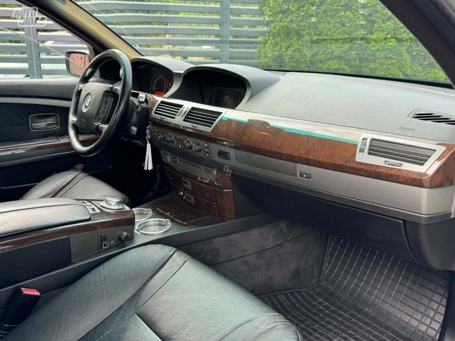 Pelēks BMW 730 2003 Panevēža, ar dzinēja tilpumu 3.00 L un nobraukumu 0 tūkst. km par 2500 €, foto 15 vietnē AUTOMOTO.COM.LV