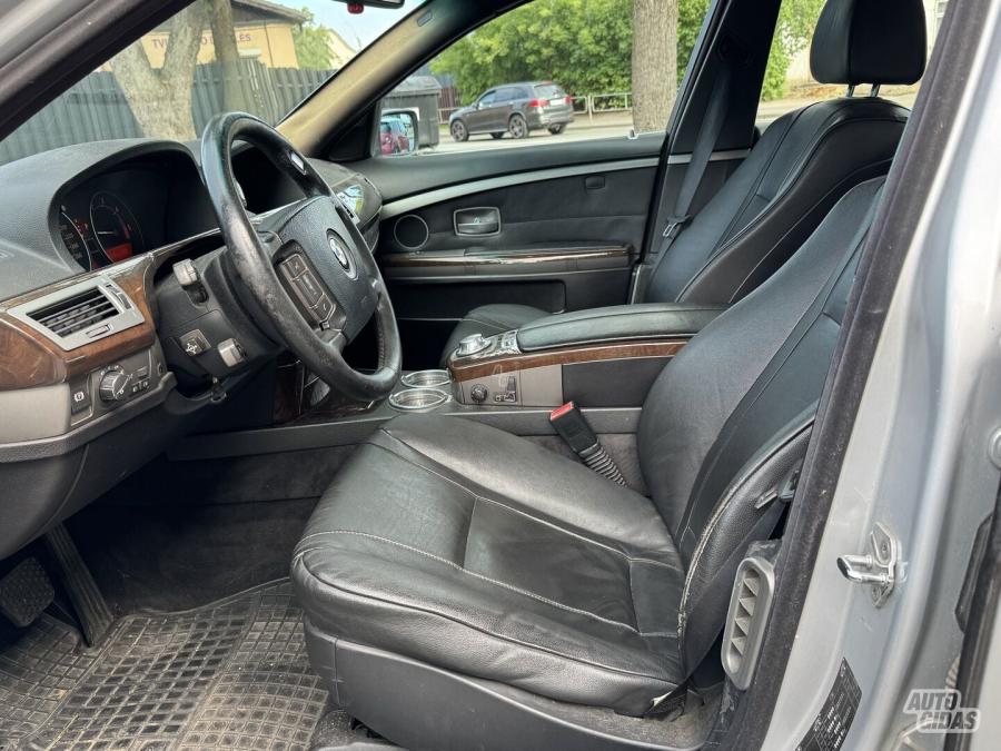 Grey BMW 730 2003 in Panevezys, with an engine capacity of 3.00 L and mileage of 0 thousand km for 2500 €, photo 13 on AUTOMOTO.COM.LV