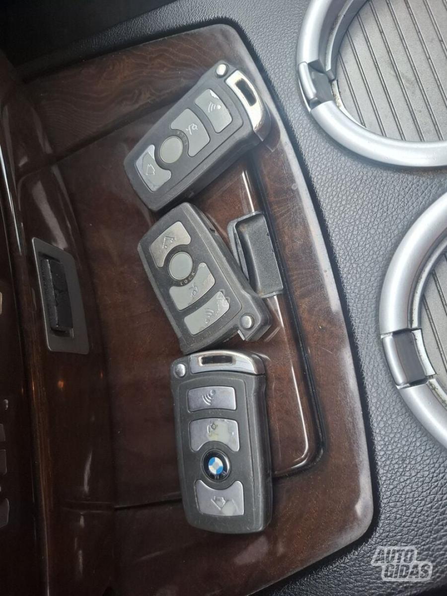 Pelēks BMW 730 2004 Kretinga, ar dzinēja tilpumu 3.00 L un nobraukumu 347 tūkst. km par 2450 €, foto 15 vietnē AUTOMOTO.COM.LV