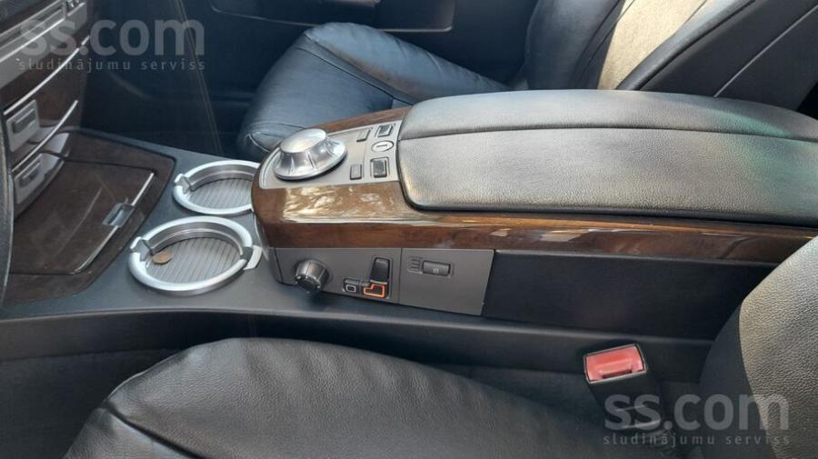 Pelēks BMW 730 2004 Rīga, ar dzinēja tilpumu 3.00 L un nobraukumu 298 tūkst. km par 4000 €, foto 14 vietnē AUTOMOTO.COM.LV