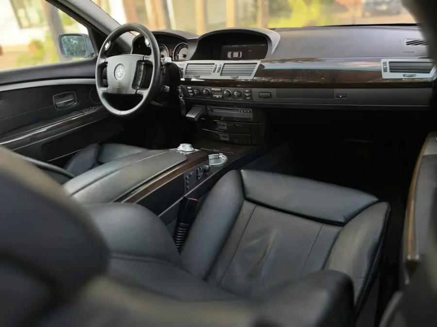 Grey BMW 730 2004 in Jurmala, with an engine capacity of 3.00 L and mileage of 347 thousand km for 2990 €, photo 6 on AUTOMOTO.COM.LV