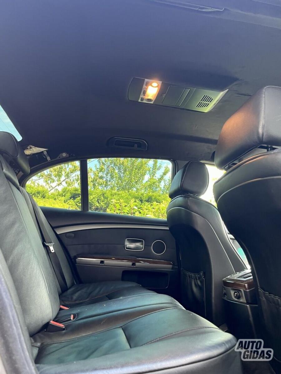 Grey BMW 730 2004 in Kaunas, with an engine capacity of 3.00 L and mileage of 422 thousand km for 1999 €, photo 14 on AUTOMOTO.COM.LV