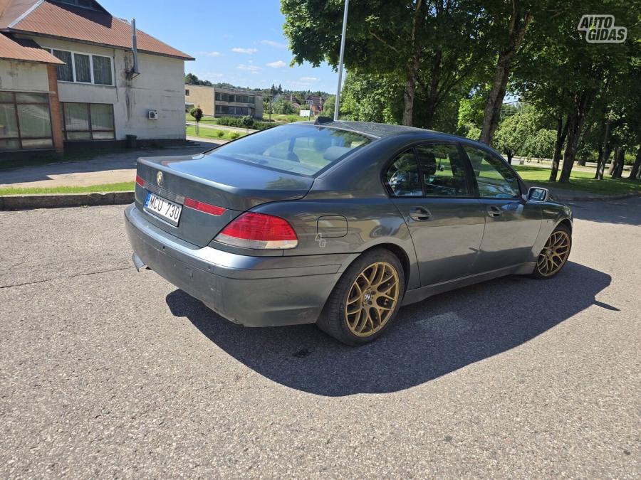 Pelēks BMW 730 2004 Utena, ar dzinēja tilpumu 3.00 L un nobraukumu 270 tūkst. km par 1800 €, foto 5 vietnē AUTOMOTO.COM.LV
