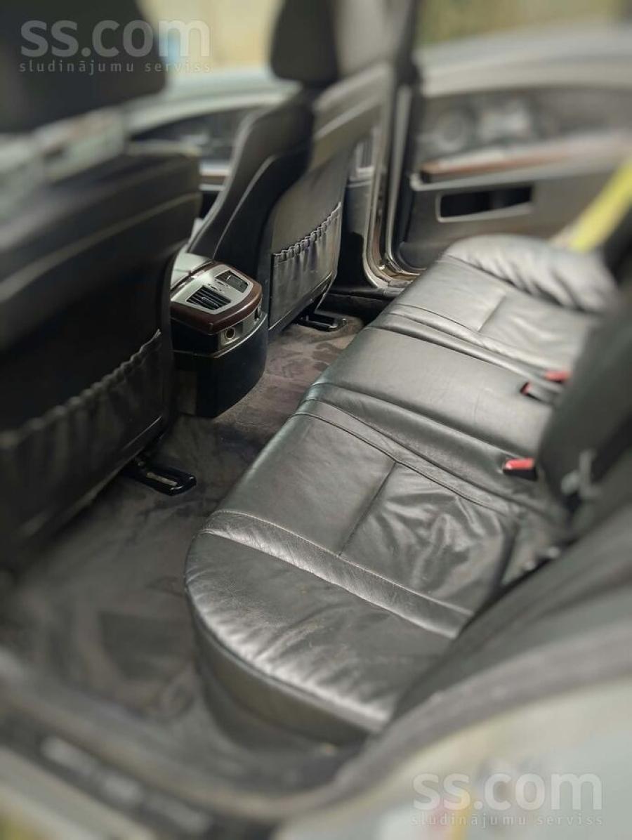 Grey BMW 730 2004 in Talsi, with an engine capacity of 3.00 L and mileage of 367 thousand km for 1850 €, photo 6 on AUTOMOTO.COM.LV