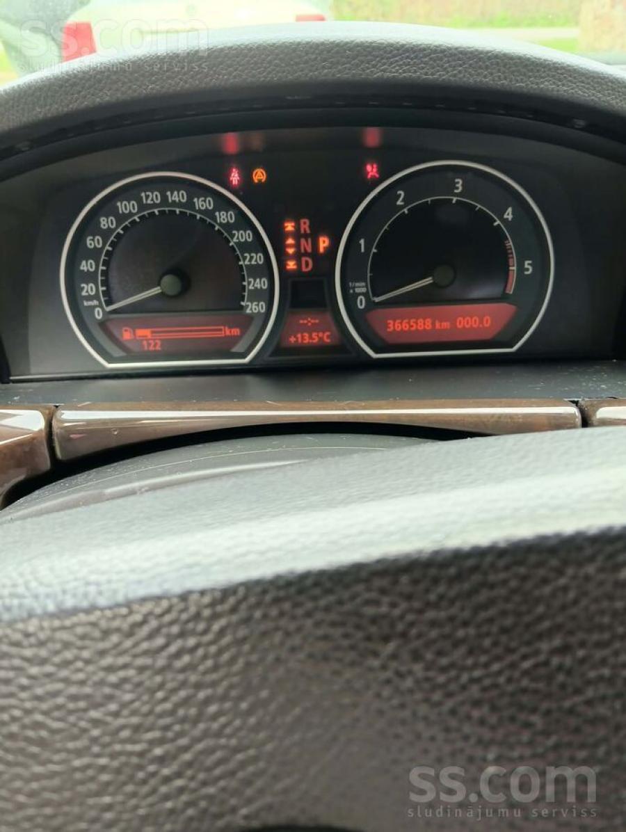Grey BMW 730 2004 in Talsi, with an engine capacity of 3.00 L and mileage of 367 thousand km for 1850 €, photo 8 on AUTOMOTO.COM.LV
