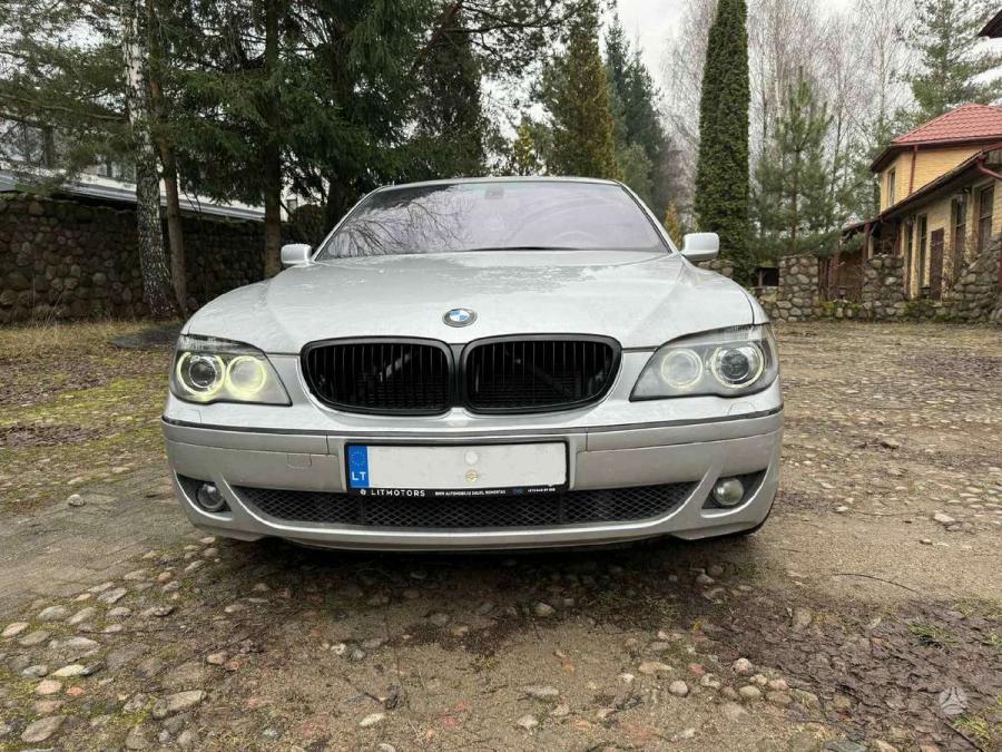 Grey BMW 730 2005 in Vilnius, with an engine capacity of 2.99 L and mileage of 355 thousand km for 4250 €, photo 3 on AUTOMOTO.COM.LV