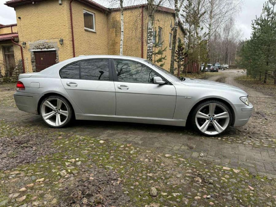 Grey BMW 730 2005 in Vilnius, with an engine capacity of 2.99 L and mileage of 355 thousand km for 4250 €, photo 4 on AUTOMOTO.COM.LV