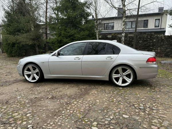 Pelēks BMW 730 2005 Viļņa, ar dzinēja tilpumu 2.99 L un nobraukumu 355 tūkst. km par 4250 €, foto 8 vietnē AUTOMOTO.COM.LV