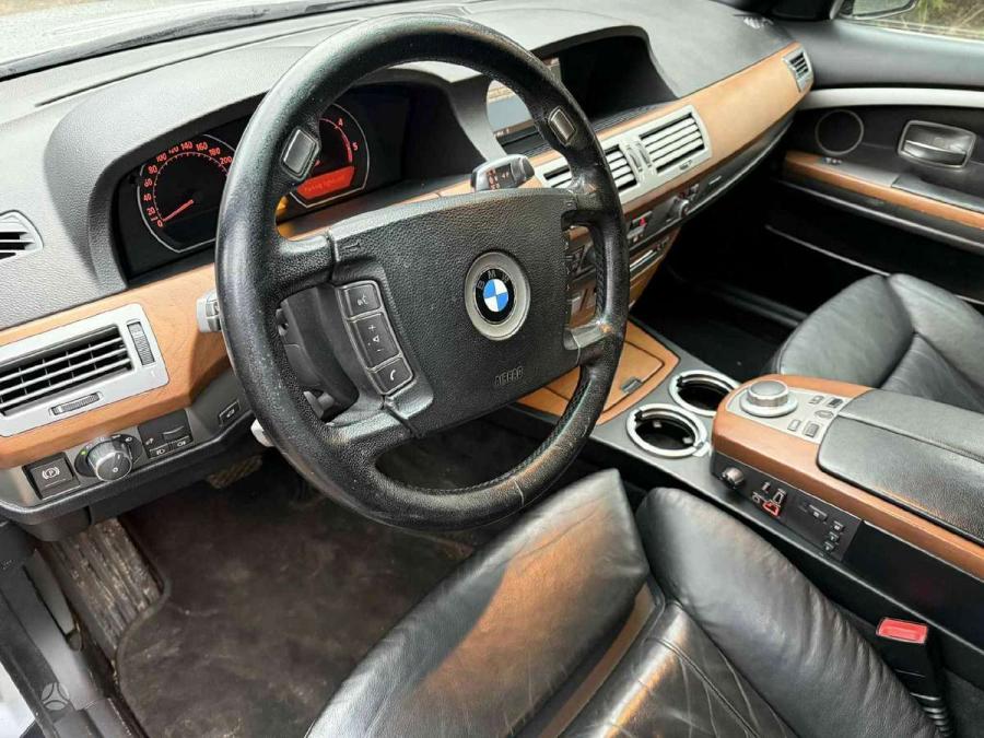 Grey BMW 730 2005 in Vilnius, with an engine capacity of 2.99 L and mileage of 355 thousand km for 4250 €, photo 10 on AUTOMOTO.COM.LV