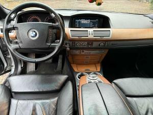 Grey BMW 730 2005 in Vilnius, with an engine capacity of 2.99 L and mileage of 355 thousand km for 4250 €, photo 11 on AUTOMOTO.COM.LV