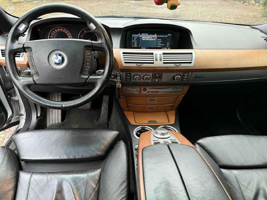Grey BMW 730 2005 in Vilnius, with an engine capacity of 2.99 L and mileage of 355 thousand km for 4250 €, photo 11 on AUTOMOTO.COM.LV