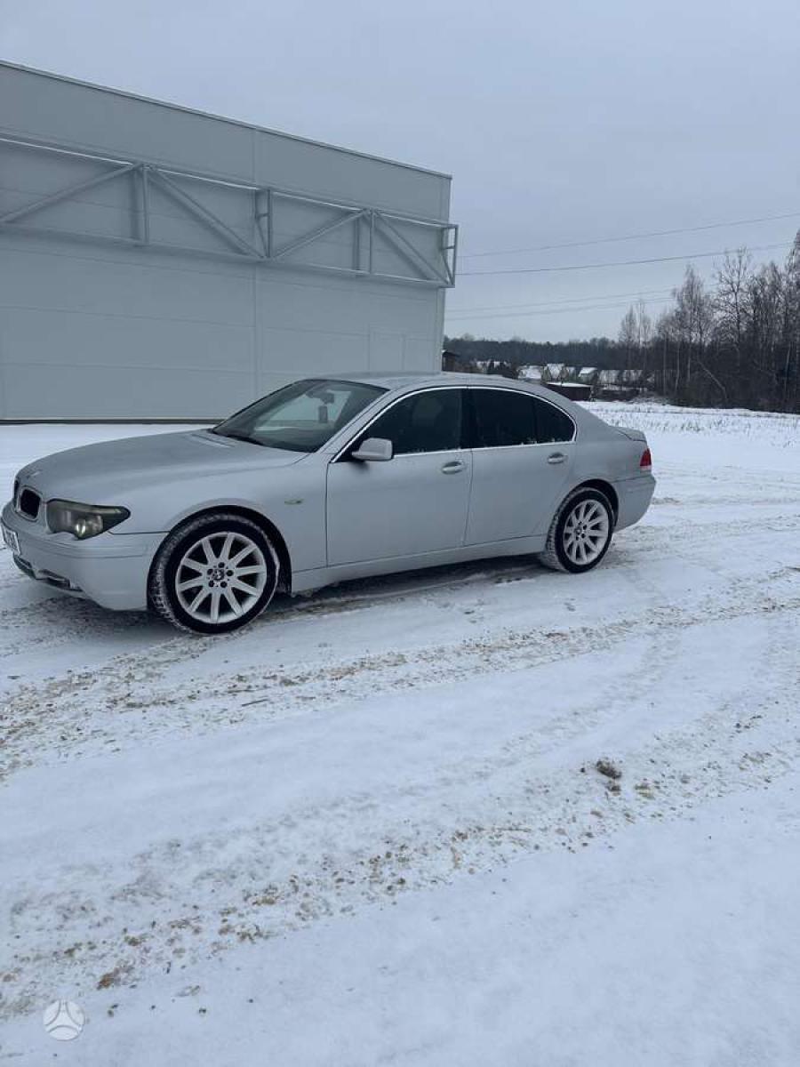 Pelēks BMW 730 2005 Naujoji Akmenė, ar dzinēja tilpumu 2.99 L un nobraukumu 355 tūkst. km par 2450 €, foto 1 vietnē AUTOMOTO.COM.LV