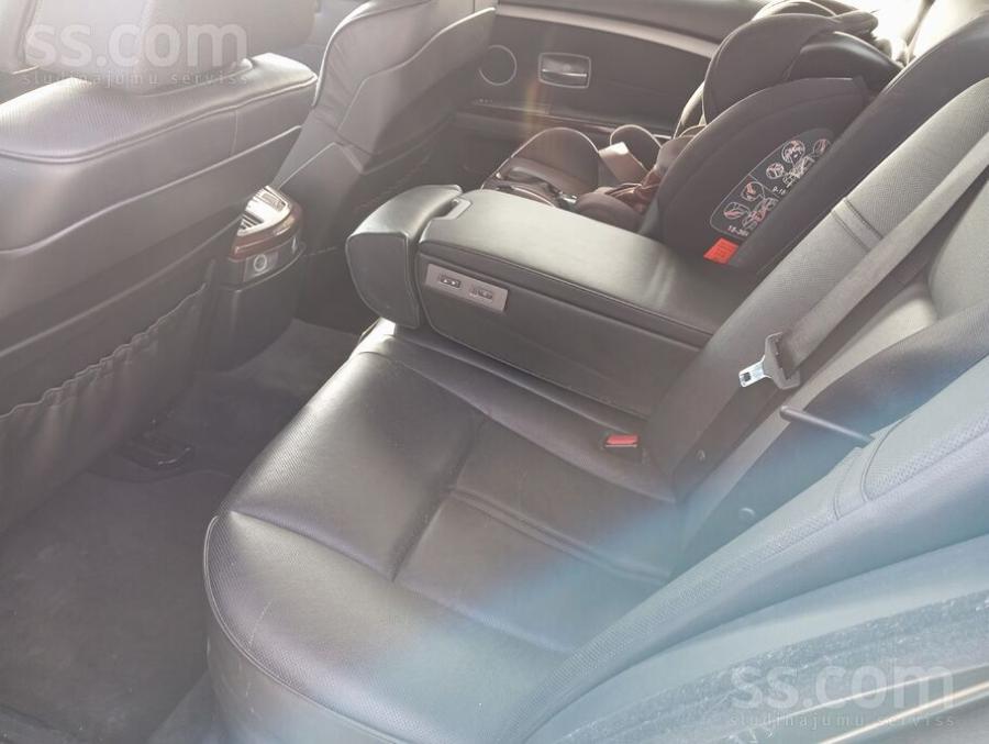Pelēks BMW 730 2005 Jelgava, ar dzinēja tilpumu 3.00 L un nobraukumu 442 tūkst. km par 3700 €, foto 5 vietnē AUTOMOTO.COM.LV