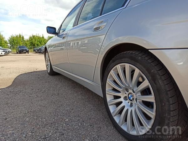 Pelēks BMW 730 2005 Daugavpils, ar dzinēja tilpumu 3.00 L un nobraukumu 0 tūkst. km par 3950 €, foto 10 vietnē AUTOMOTO.COM.LV