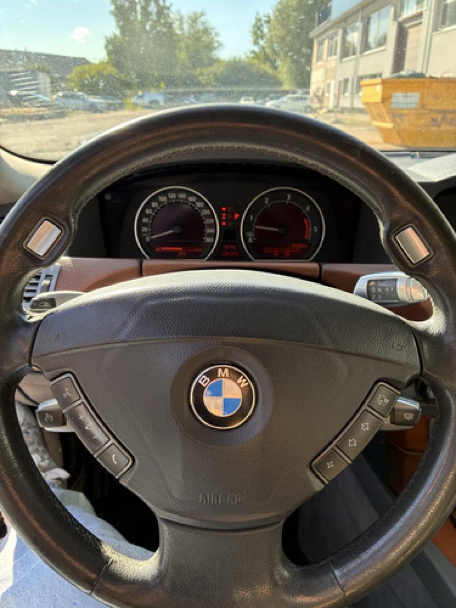 Grey BMW 730 2005 in Tallinn, with an engine capacity of 0.00 L and mileage of 401 thousand km for 4500 €, photo 10 on AUTOMOTO.COM.LV