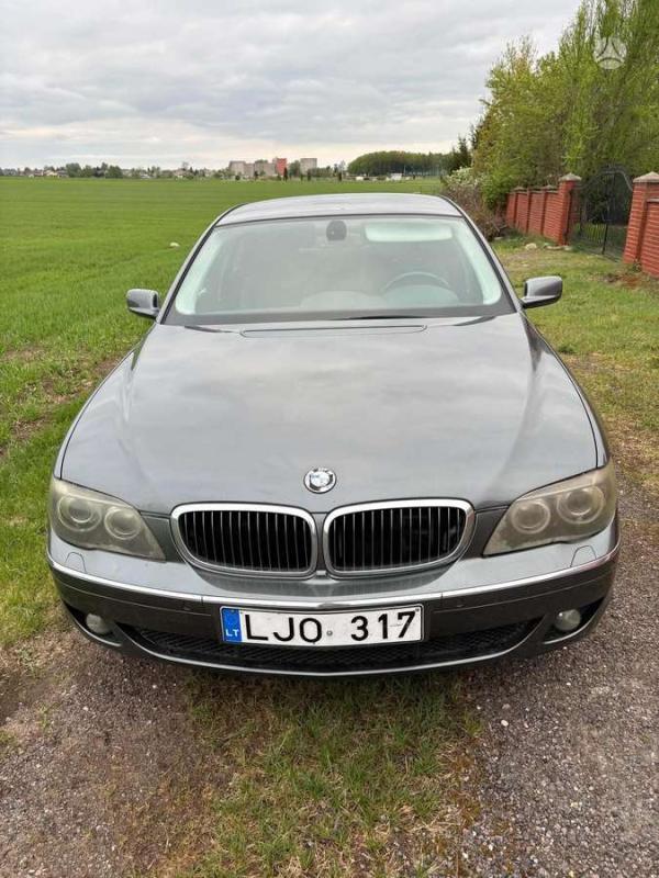 Grey BMW 730 2005 in Salcininkai, with an engine capacity of 3.00 L and mileage of 275 thousand km for 2999 €, photo 1 on AUTOMOTO.COM.LV