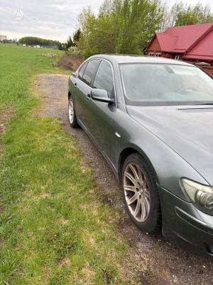 Grey BMW 730 2005 in Salcininkai, with an engine capacity of 3.00 L and mileage of 275 thousand km for 2999 €, photo 4 on AUTOMOTO.COM.LV