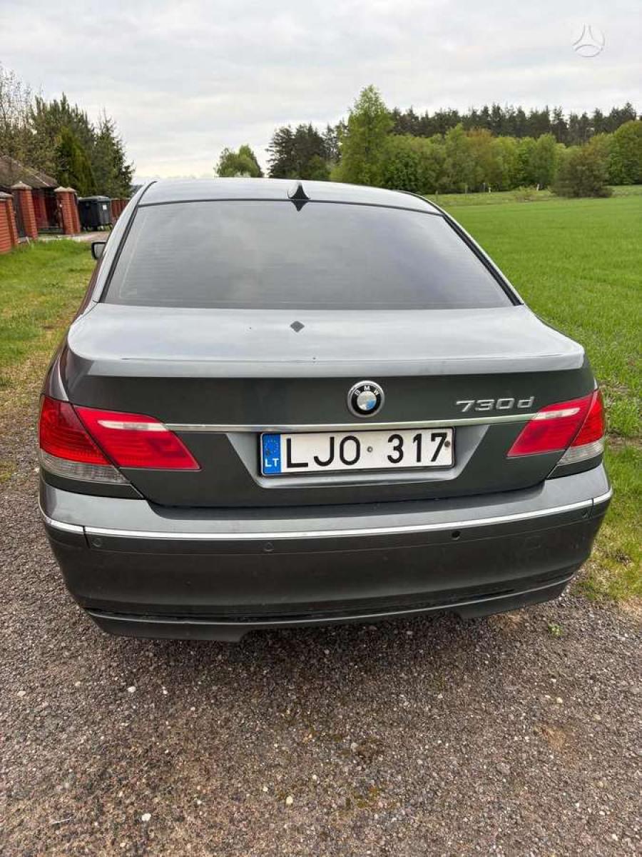 Grey BMW 730 2005 in Salcininkai, with an engine capacity of 3.00 L and mileage of 275 thousand km for 2999 €, photo 5 on AUTOMOTO.COM.LV
