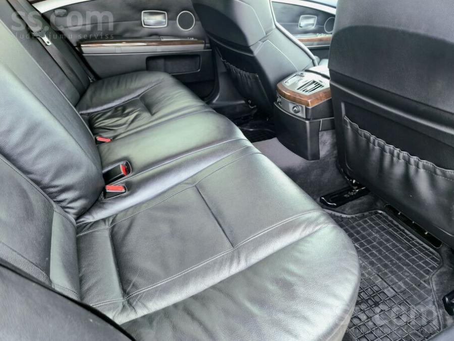 Grey BMW 730 2005 in Riga, with an engine capacity of 3.00 L and mileage of 408 thousand km for 5900 €, photo 7 on AUTOMOTO.COM.LV