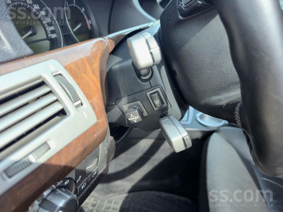 Grey BMW 730 2005 in Riga, with an engine capacity of 3.00 L and mileage of 408 thousand km for 5900 €, photo 12 on AUTOMOTO.COM.LV