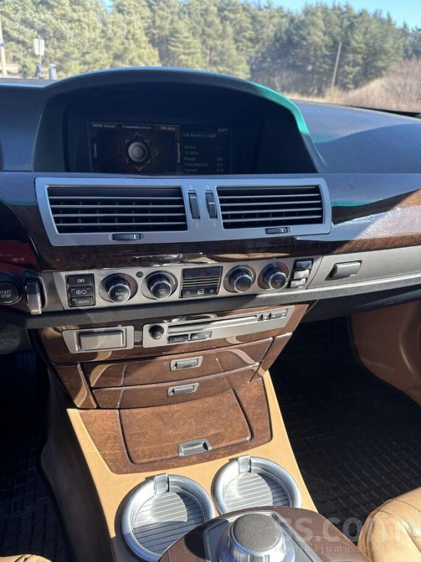Pelēks BMW 730 2005 Ventspils, ar dzinēja tilpumu 3.00 L un nobraukumu 360 tūkst. km par 3999 €, foto 9 vietnē AUTOMOTO.COM.LV