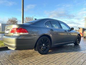 Grey BMW 730 2006 in Kaunas, with an engine capacity of 3.00 L and mileage of 460 thousand km for 3000 €, photo 2 on AUTOMOTO.COM.LV