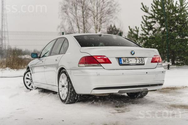 Grey BMW 730 2006 in Riga, with an engine capacity of 3.00 L and mileage of 318 thousand km for 5590 €, photo 4 on AUTOMOTO.COM.LV