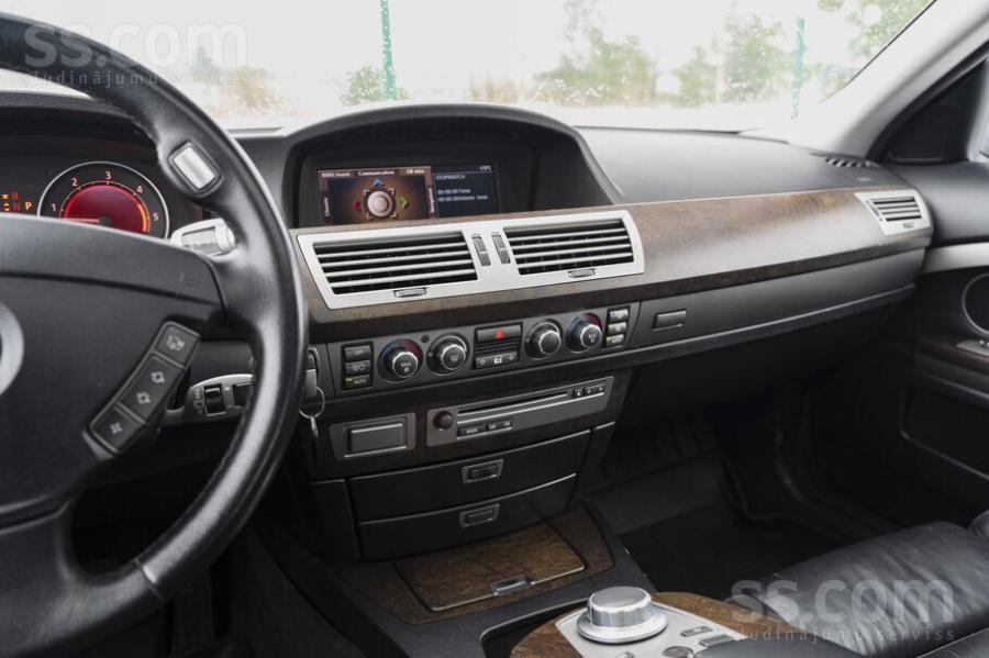 Grey BMW 730 2006 in Riga, with an engine capacity of 3.00 L and mileage of 318 thousand km for 5590 €, photo 19 on AUTOMOTO.COM.LV