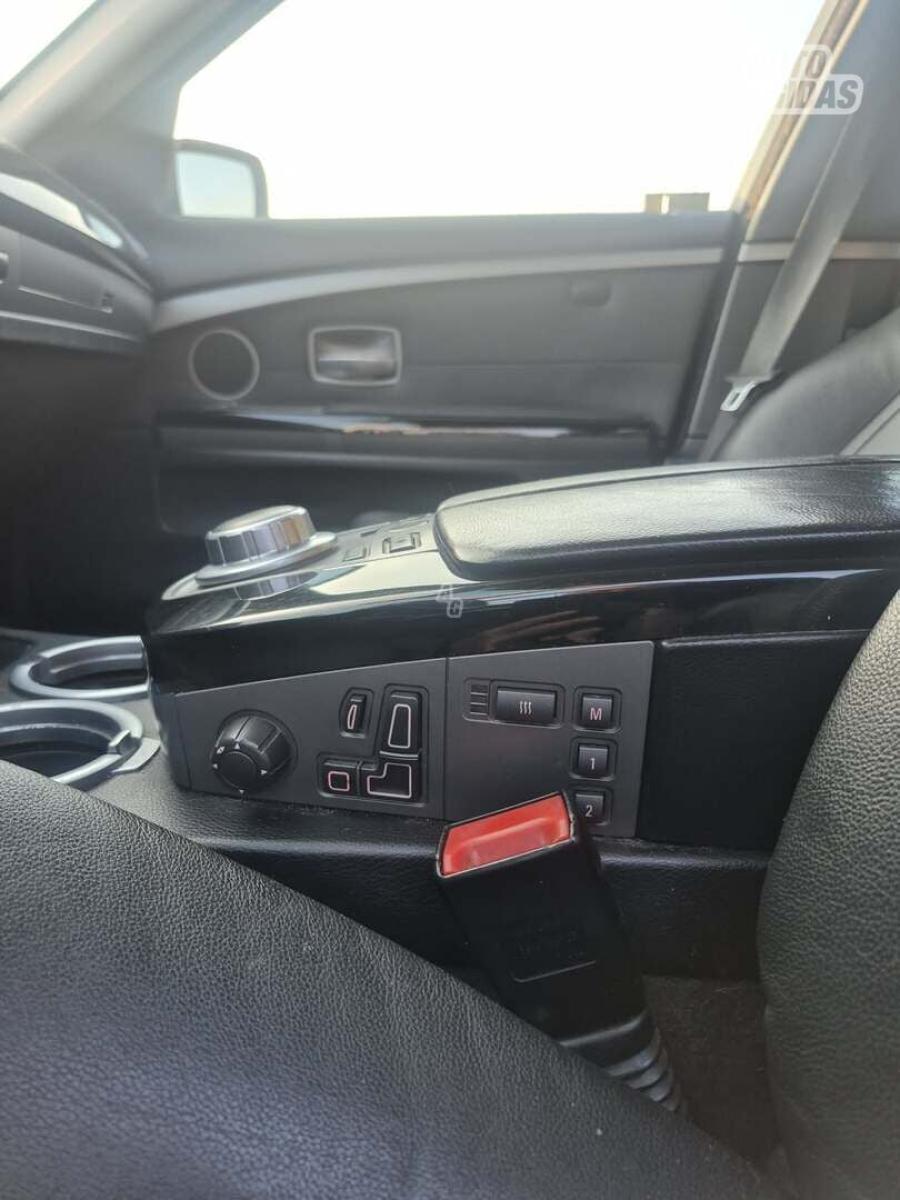 Grey BMW 730 2006 in Klaipeda, with an engine capacity of 3.00 L and mileage of 440 thousand km for 3500 €, photo 8 on AUTOMOTO.COM.LV