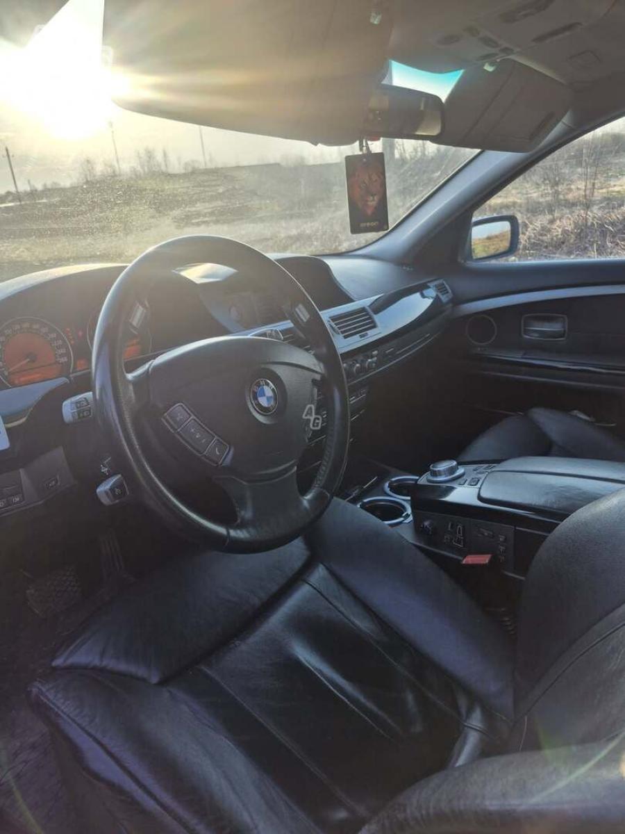 Grey BMW 730 2006 in Klaipeda, with an engine capacity of 3.00 L and mileage of 440 thousand km for 3500 €, photo 12 on AUTOMOTO.COM.LV